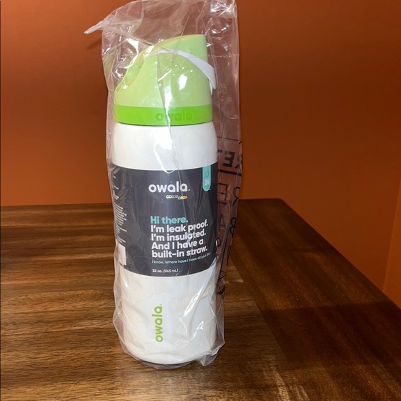 owala | Dining | New Owala Halloween 32oz Glows In The Dark Ghost ...